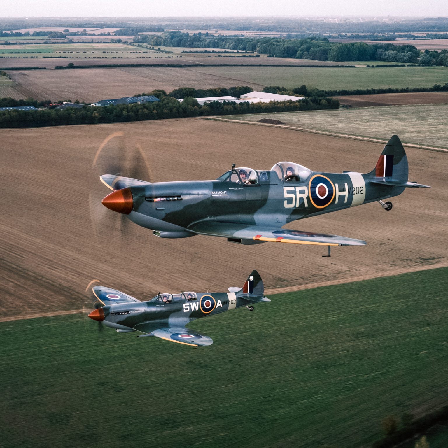 Fly In A Spitfire - Formation And Tailchase Flight Experiences