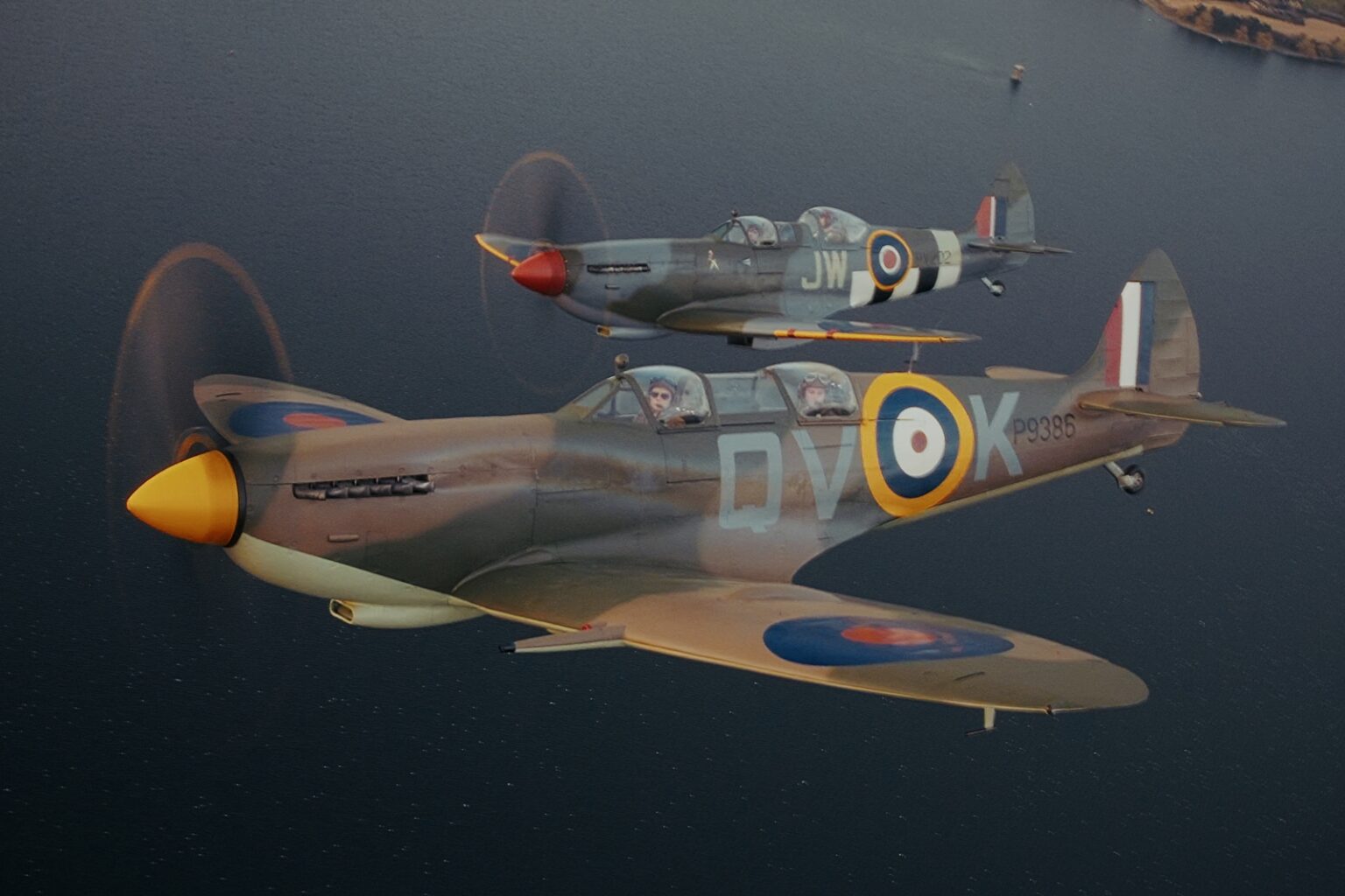 Fly In A Spitfire - Formation And Tailchase Flight Experiences