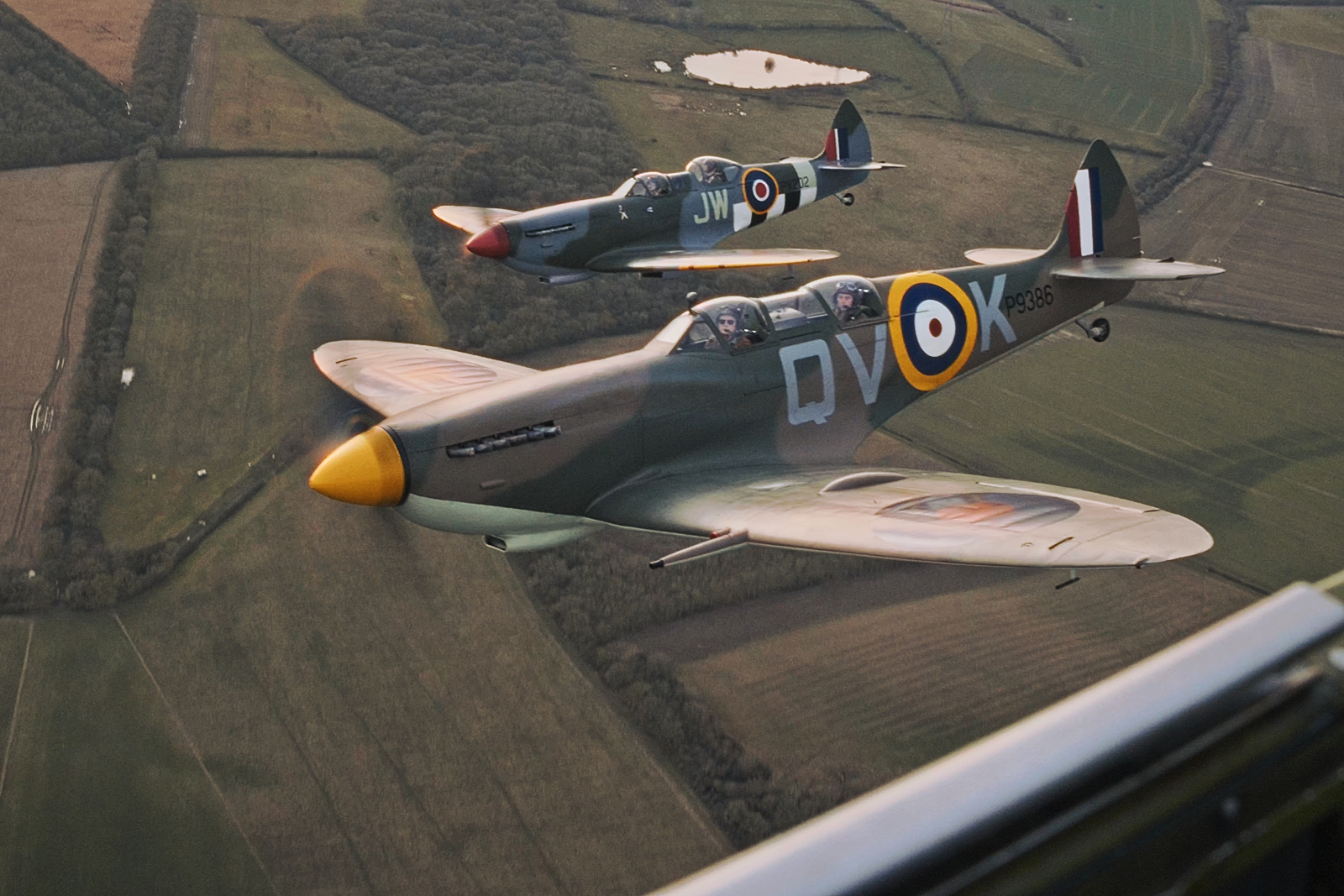 Fly In A Spitfire - Formation And Tailchase Flight Experiences